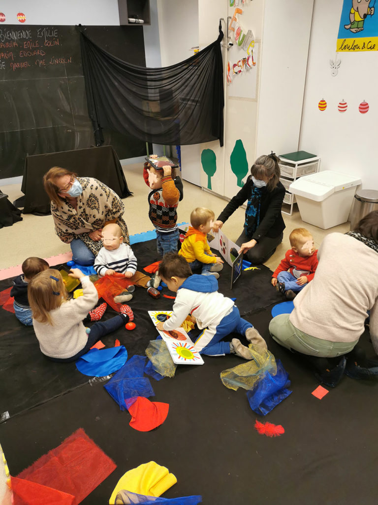 Exploration sensorielle : Le sens des couleurs - des Regards en Miroir