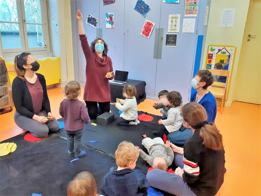 Exploration sensorielle : Le sens des couleurs - des Regards en Miroir