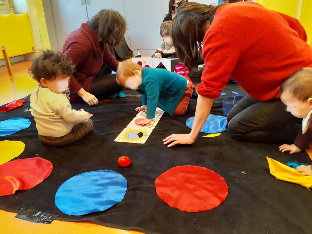 Exploration sensorielle : Le sens des couleurs - des Regards en Miroir