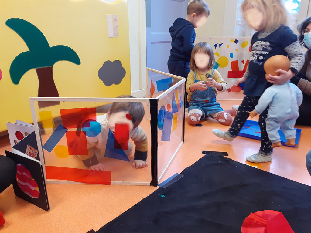 Exploration sensorielle : Le sens des couleurs - des Regards en Miroir